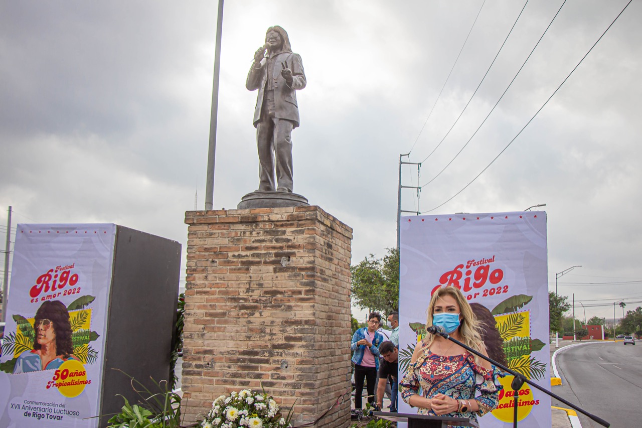 Matamorenses rinden homenaje a Rigo Tovar al celebrar el 76 aniversario ...